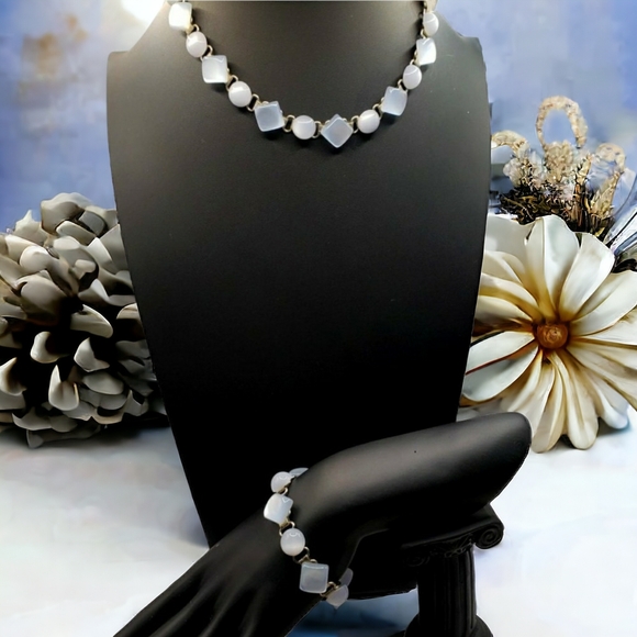 Unsigned | Jewelry | Vintage Set Of Faux Moonstone Necklace And ...